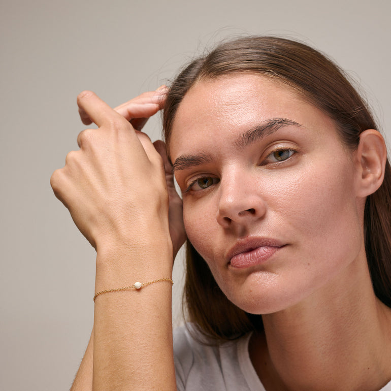 Køb Guld Armbånd | Prisvenlige styles | Høj kvalitet | Gratis retur – ENAMEL.DK