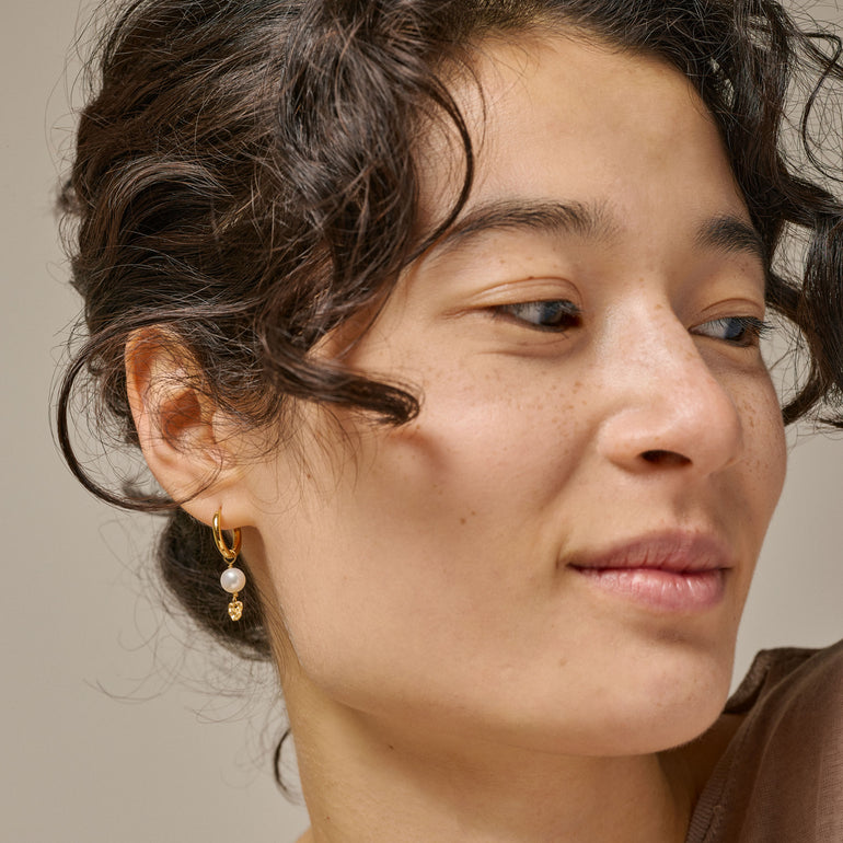 Køb smykker med perler | Flot design | God kvalitet | Fri retur – ENAMEL.DK